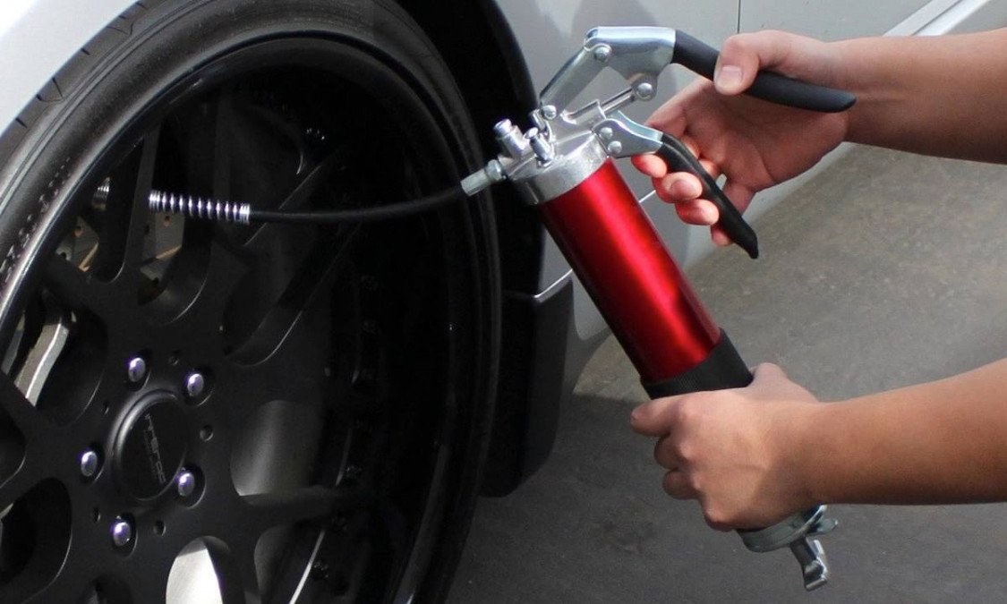 The 10 Best Grease Guns (Guide & Reviews) | AutoTribute