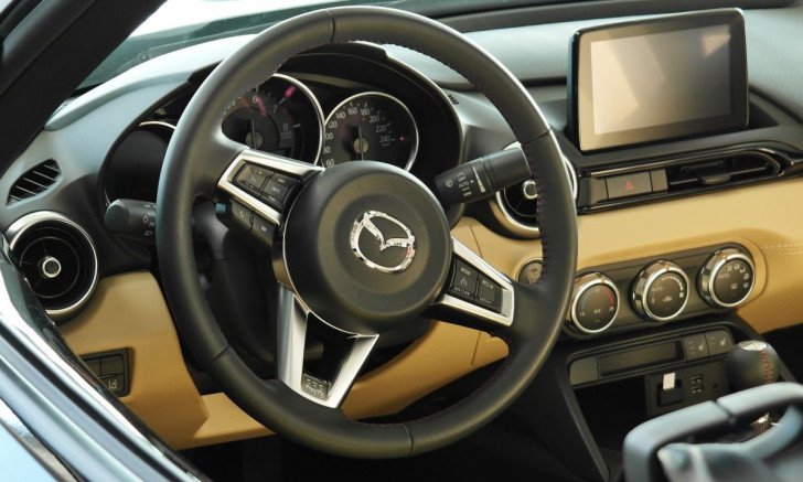 The 10 Best Steering Wheel Covers (Guide & Reviews) | AutoTribute