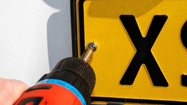 License Plate Screw Size [Find Screws That Fit Your Vehicle] | AutoTribute